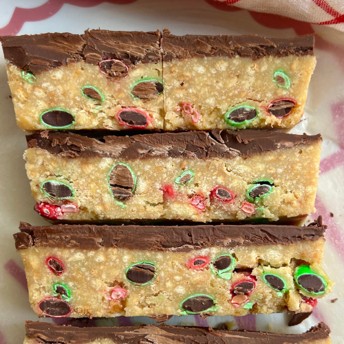 5 ingredient Christmas m&m slice - kizactivelife